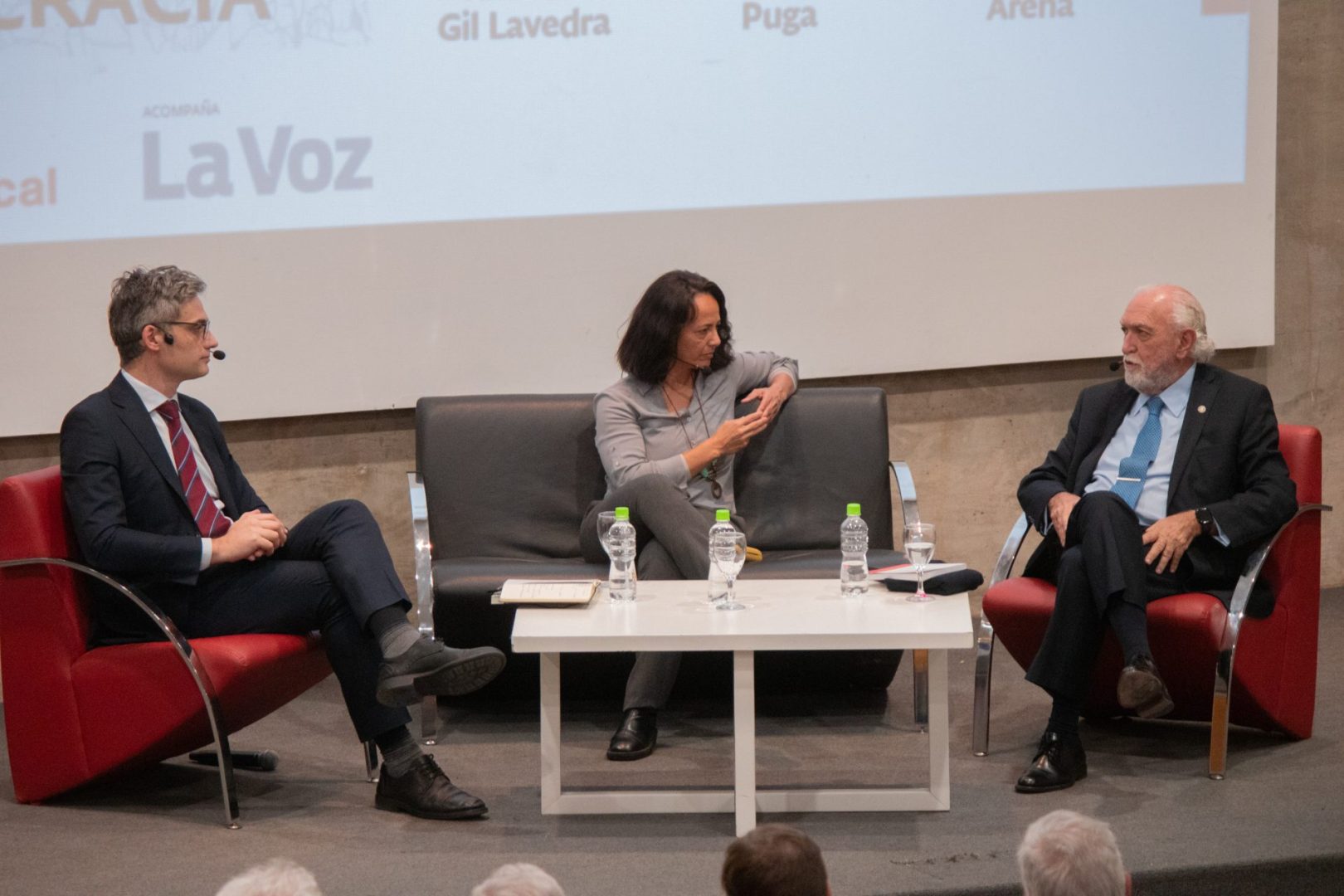 40 años de democracia: Gil Lavedra y Puga disertaron en la Universidad ... 40 años de democracia: Gil Lavedra y Puga disertaron en la Universidad ...